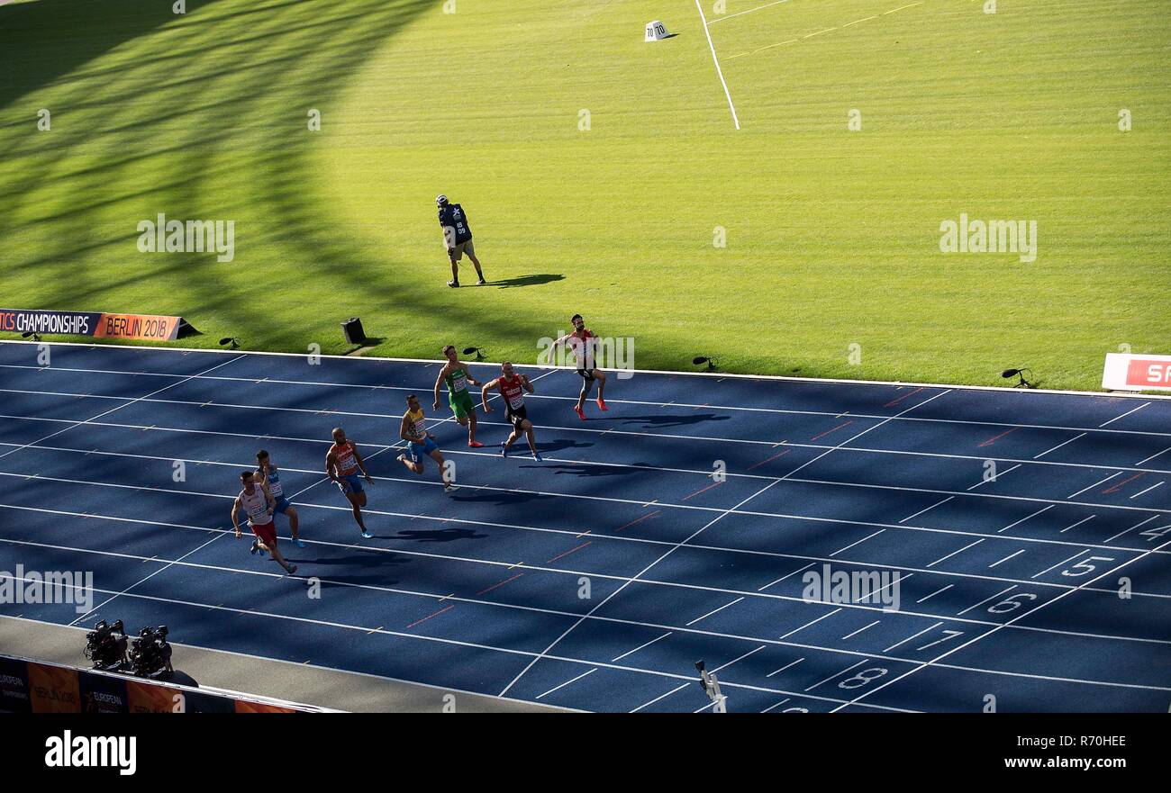 100m sprint race -Fotos und -Bildmaterial in hoher Auflösung – Alamy