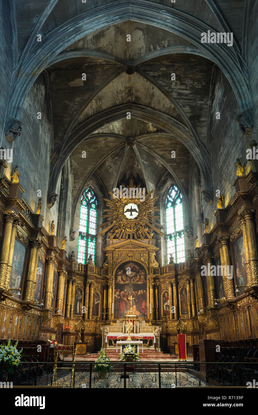Church saint pierre avignon provence -Fotos und -Bildmaterial in hoher ...