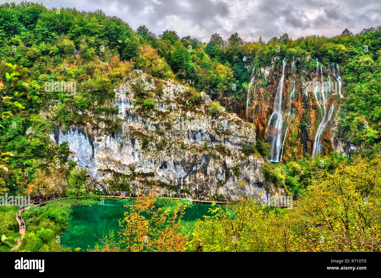 Veliki Slap Wasserfall im Nationalpark Plitvicer Seen. UNESCO-Welterbe in Kroatien ...