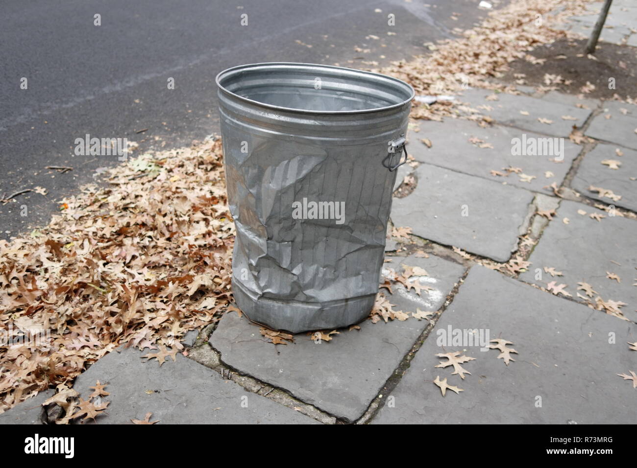 Verbeult verbeult -Fotos und -Bildmaterial in hoher Auflösung – Alamy