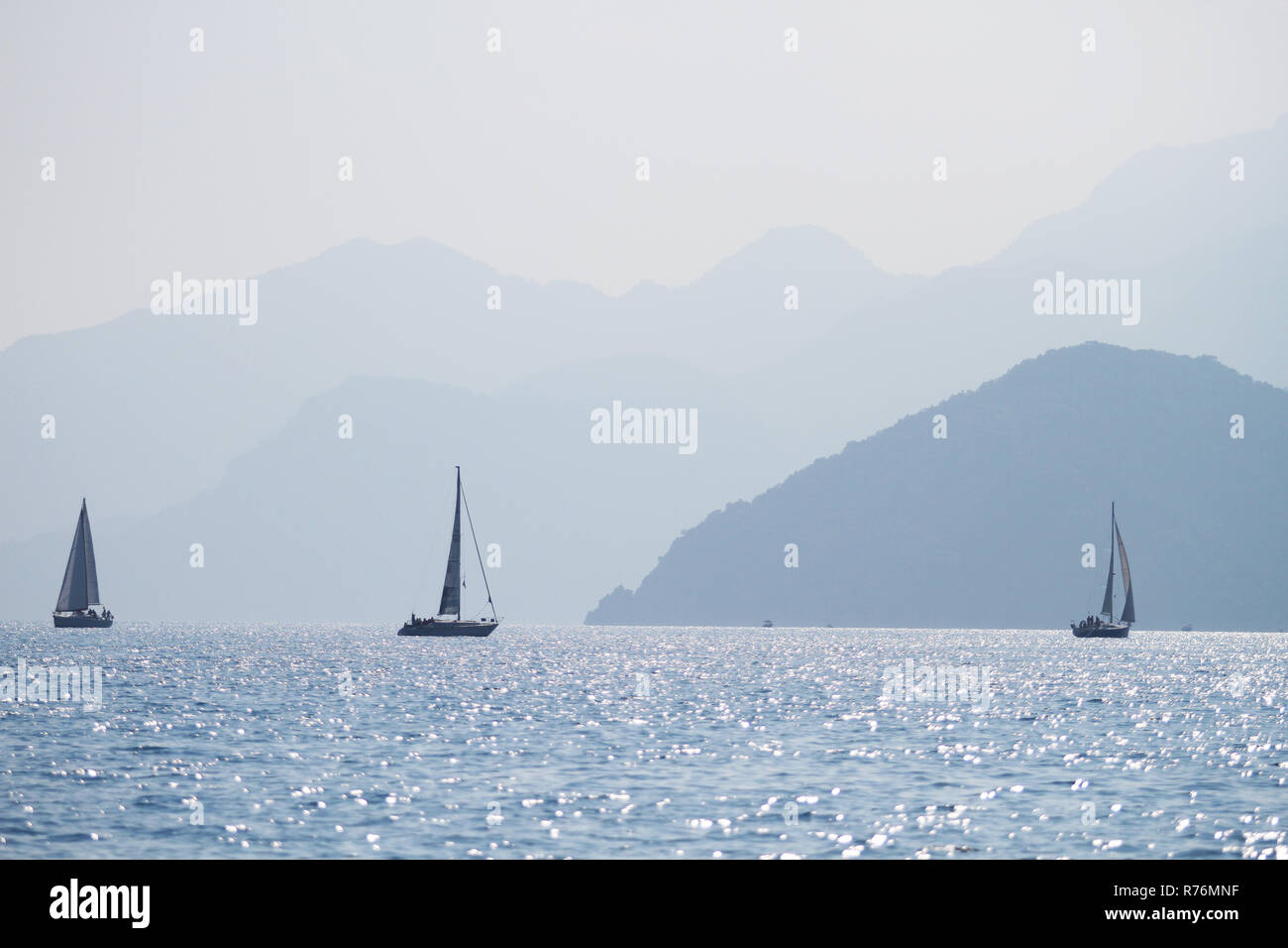 Mavi deniz -Fotos und -Bildmaterial in hoher Auflösung – Alamy