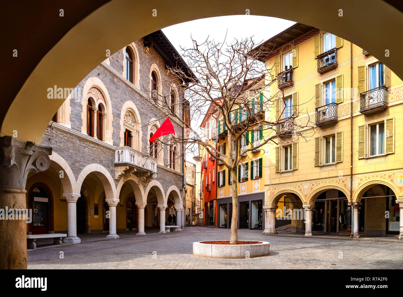 Bellinzona altstadt -Fotos und -Bildmaterial in hoher Auflösung – Alamy
