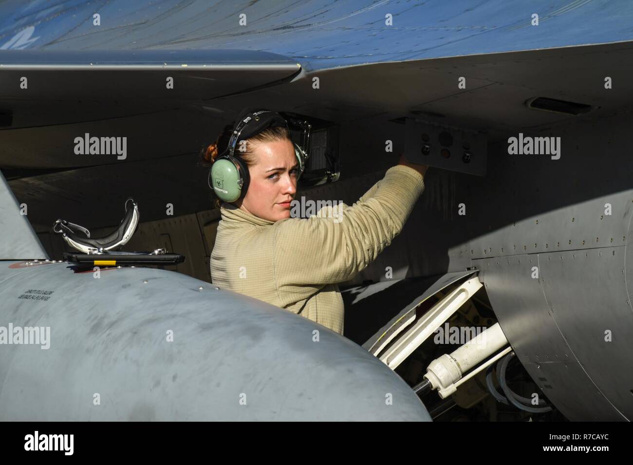 Senior Airman Christina Smith, eine Mannschaft Leiter der 301 Fighter ...