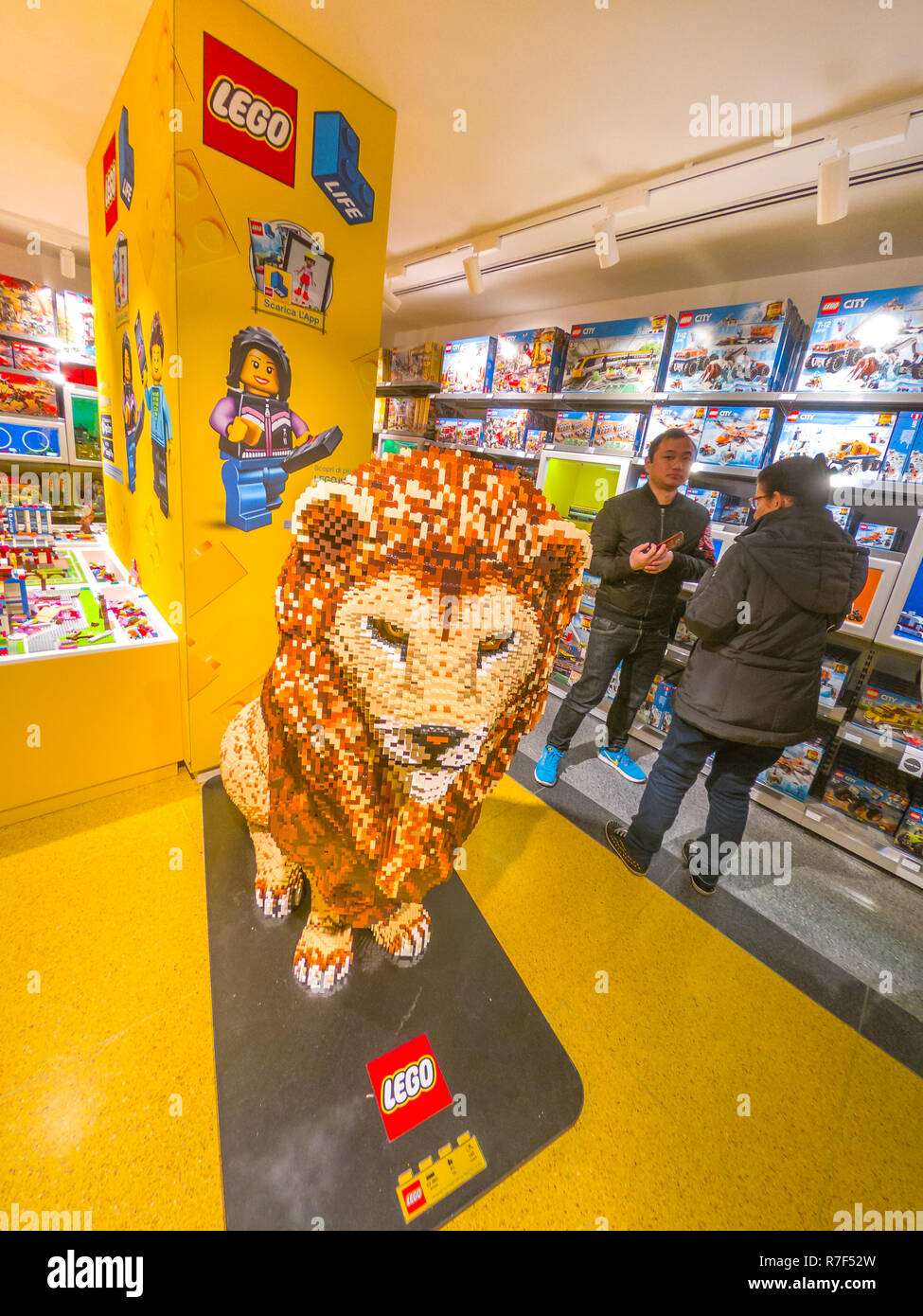 Lego statue -Fotos und -Bildmaterial in hoher Auflösung – Alamy
