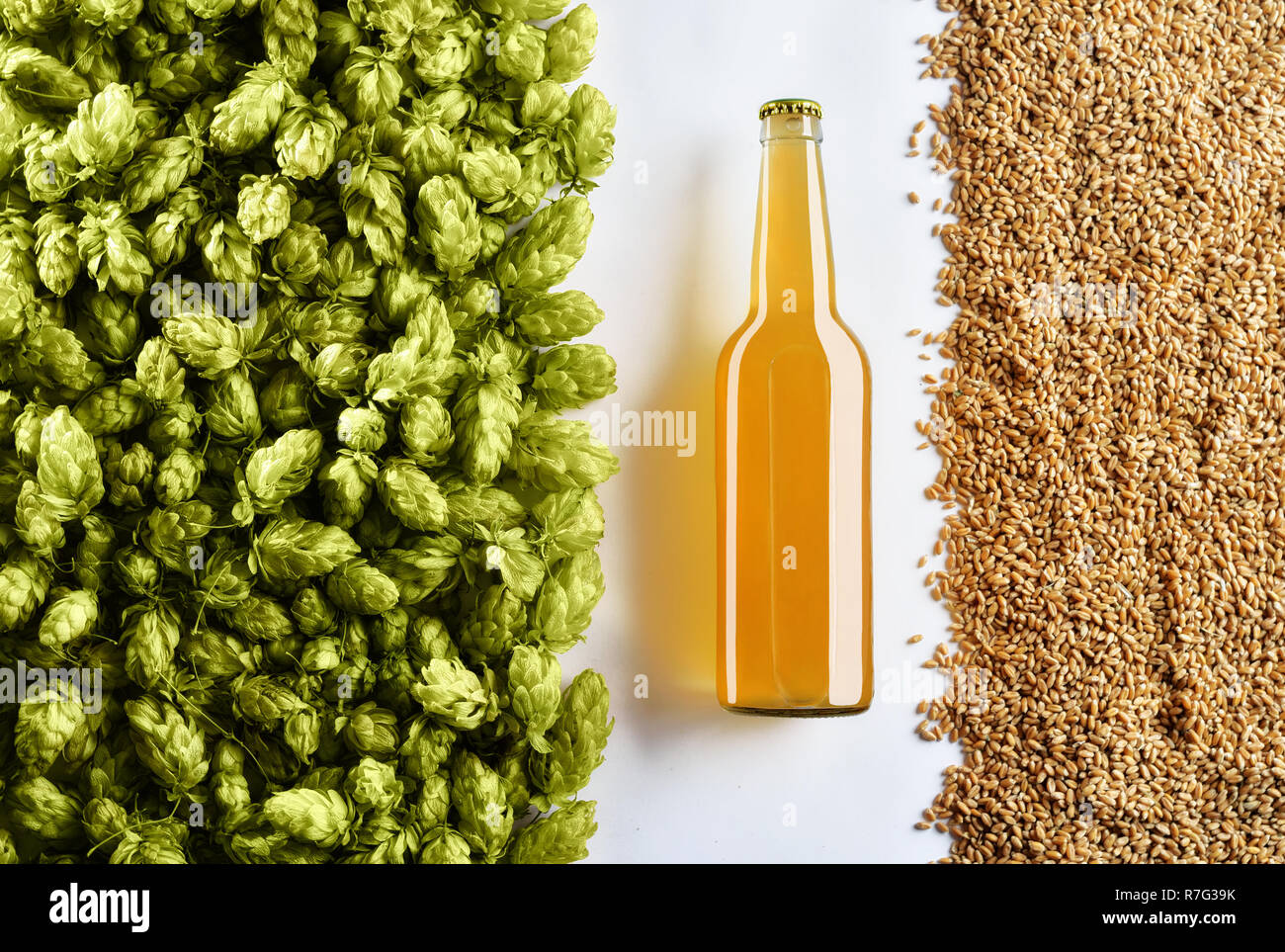 Pilsner Bierflasche Alkohol Stockfotos und -bilder Kaufen - Alamy