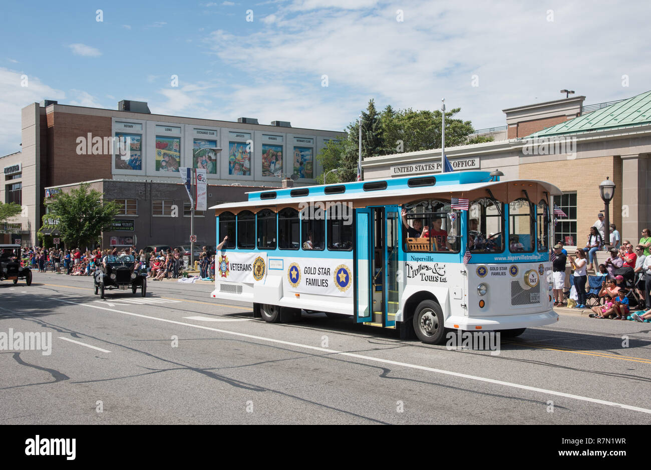 Naperville, Illinois, United States-May 29,2017: Memorial Day Parade ...