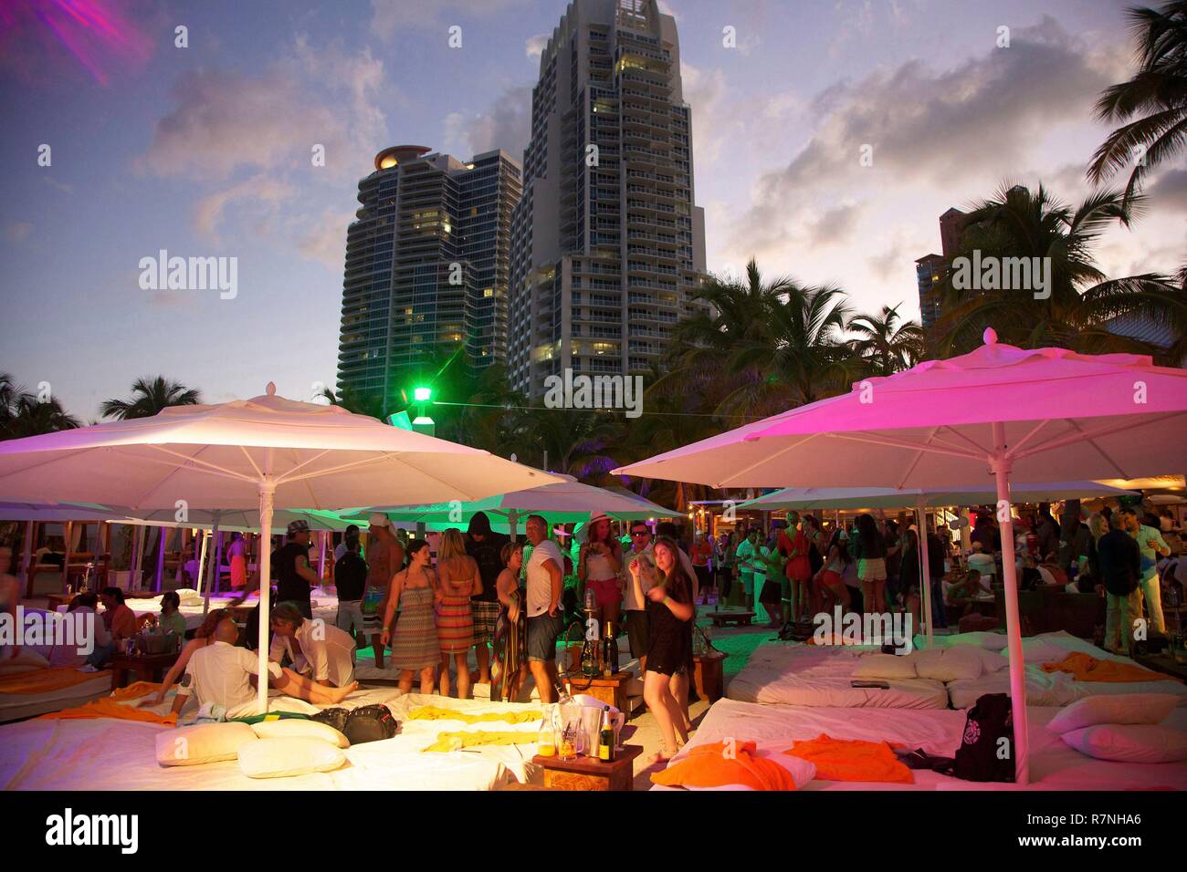 Nikki beach bar -Fotos und -Bildmaterial in hoher Auflösung – Alamy