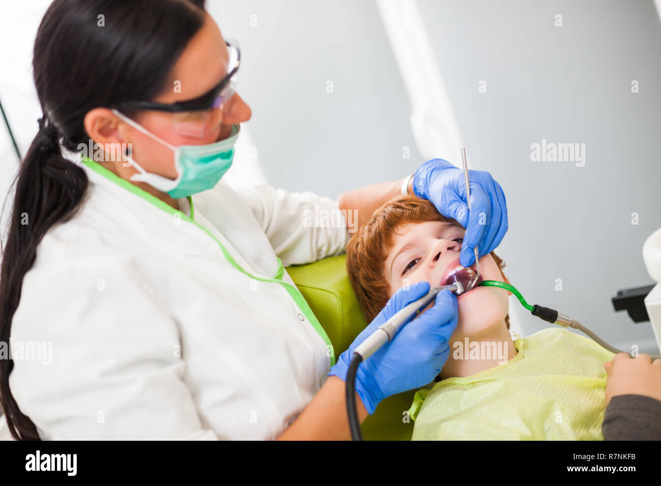 Bohrer Zahnarzt Stockfotos und -bilder Kaufen - Alamy