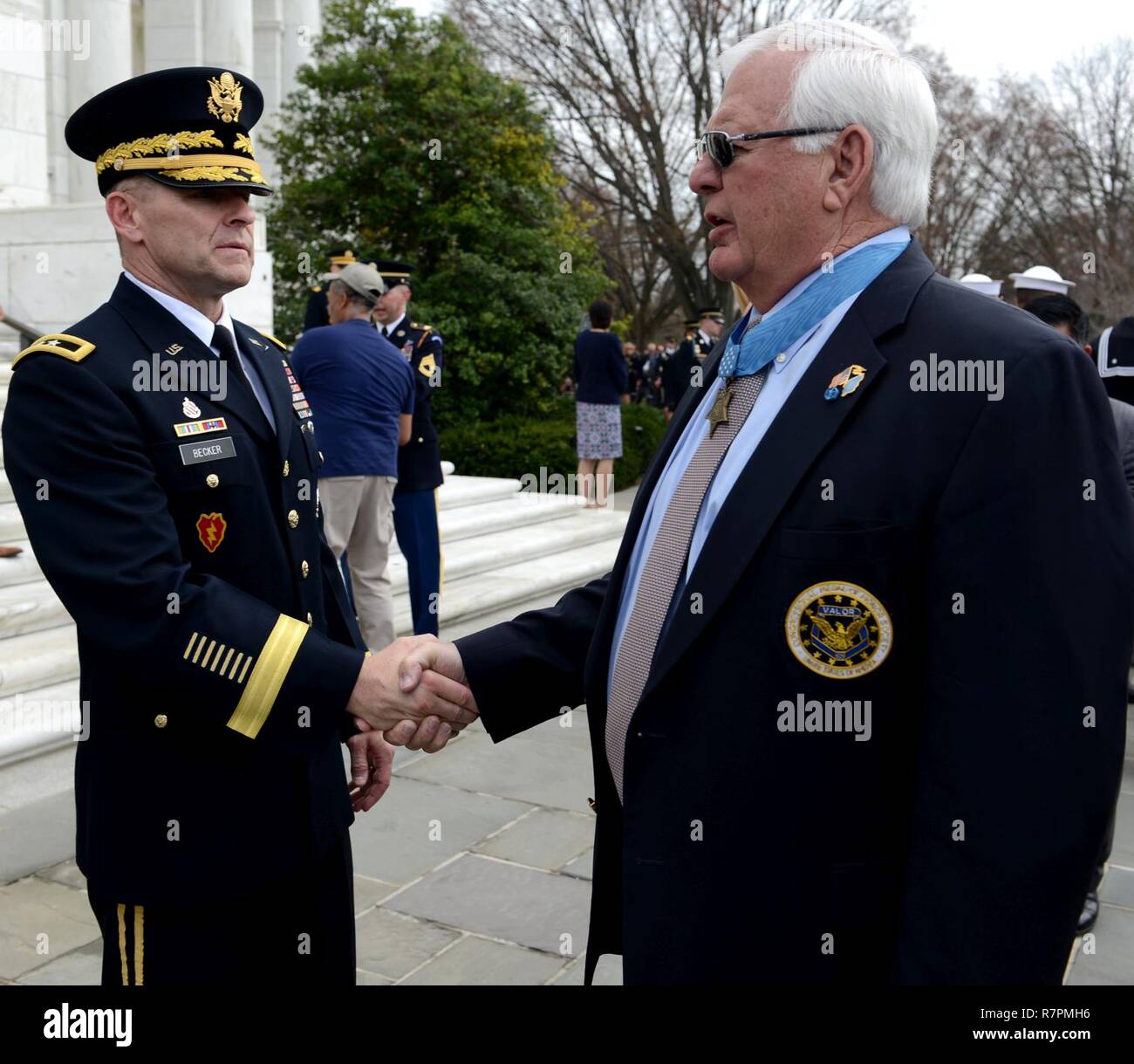 Zu gedenken#MedalofHonorDay, Maj. gen. Bradley A. Becker ...