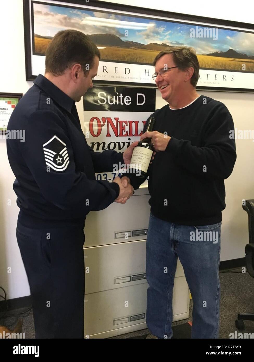 Herr Brad Boland (rechts), Präsident O-Neill Übertragung und ...