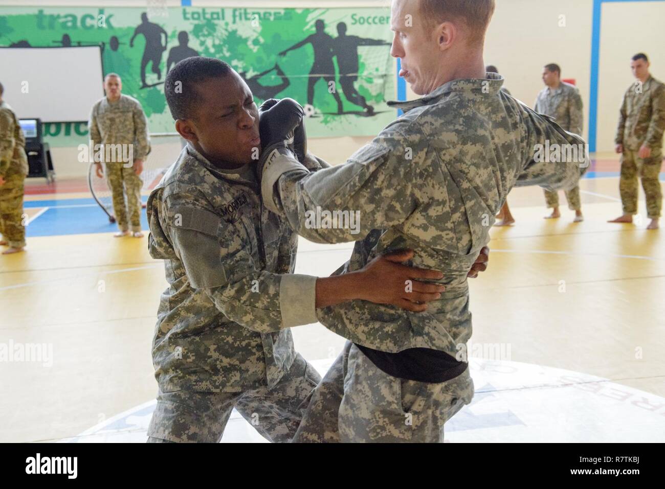 Us army basic combatives instructor klasse -Fotos und -Bildmaterial in hoher Auflösung – Alamy