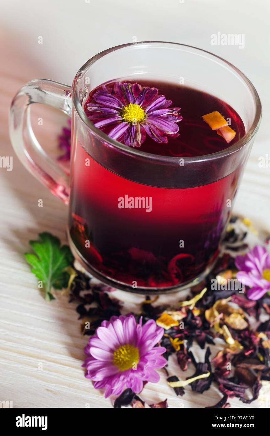 Karkade tee -Fotos und -Bildmaterial in hoher Auflösung – Alamy