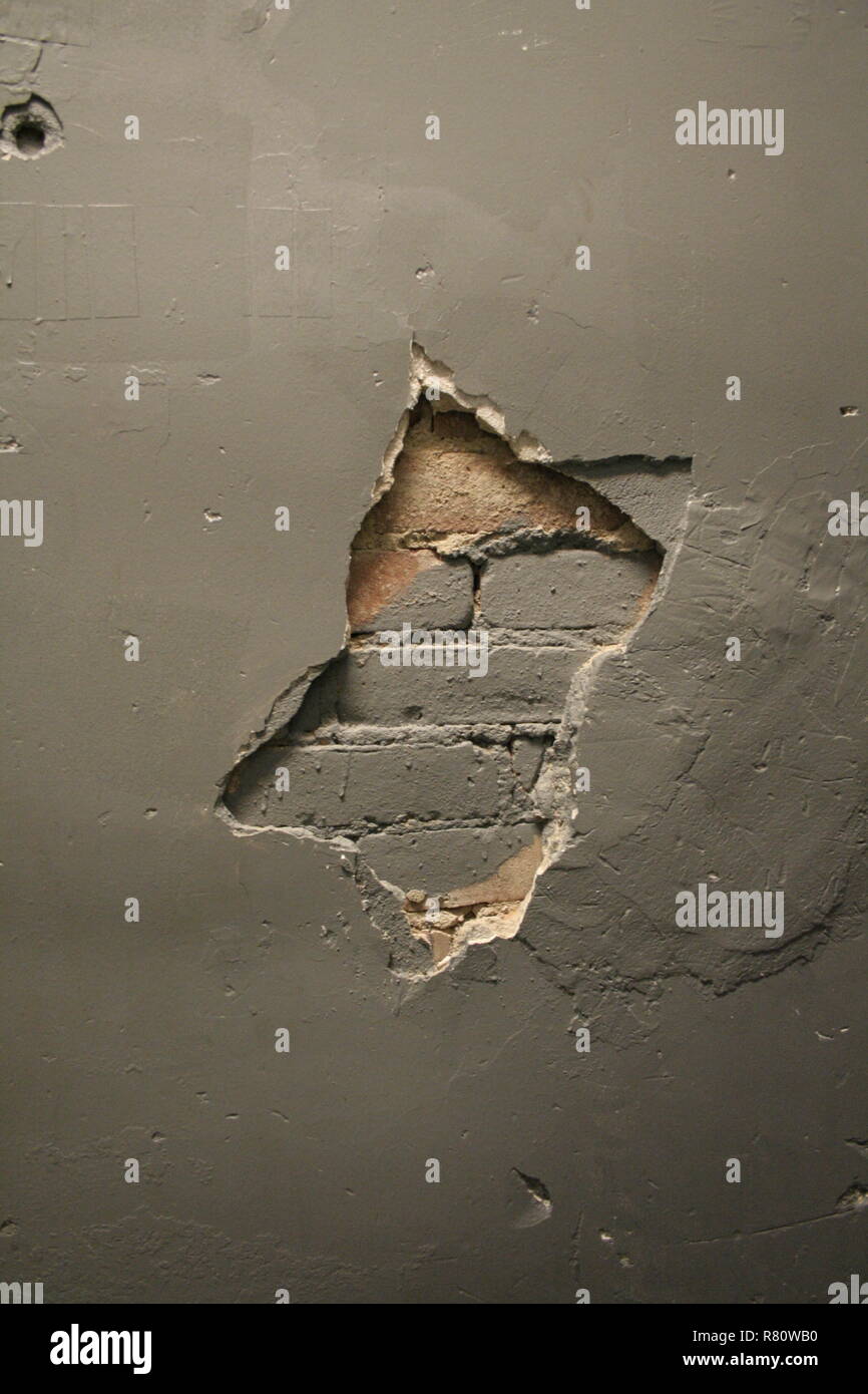 Riss in mauer -Fotos und -Bildmaterial in hoher Auflösung – Alamy