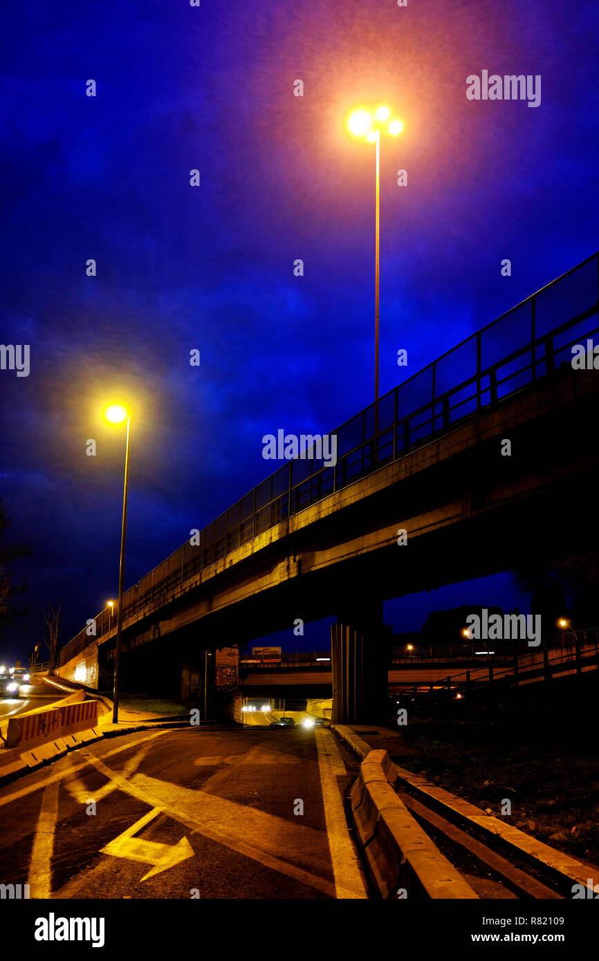 Leere autobahn autobahn -Fotos und -Bildmaterial in hoher Auflösung – Alamy