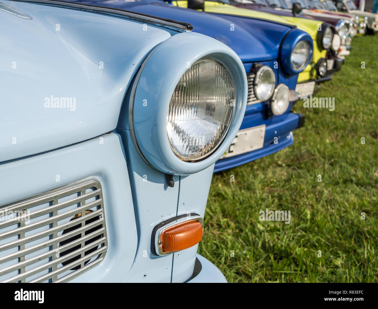 Trabi trabant trabant 500 -Fotos und -Bildmaterial in hoher Auflösung ...