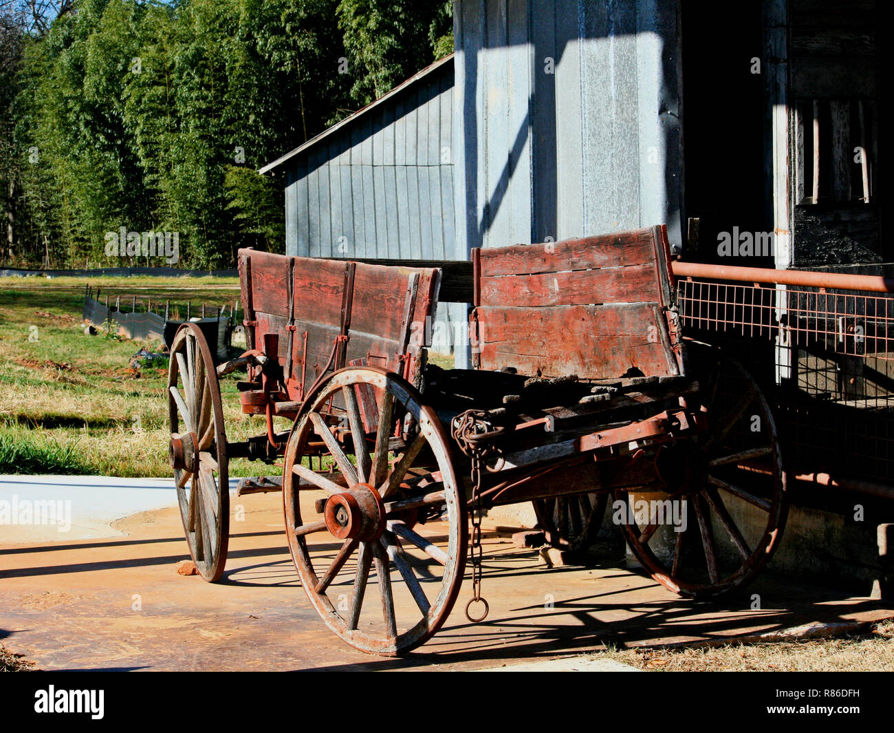 Alte Western Style von Pferden gezogene Wagen Stockfotografie - Alamy
