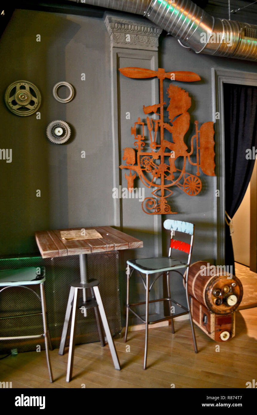 Steampunk cafe -Fotos und -Bildmaterial in hoher Auflösung – Alamy