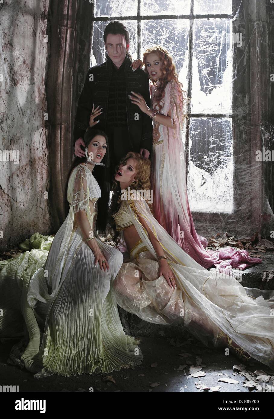 Stephen sommer josie maran -Fotos und -Bildmaterial in hoher Auflösung ...