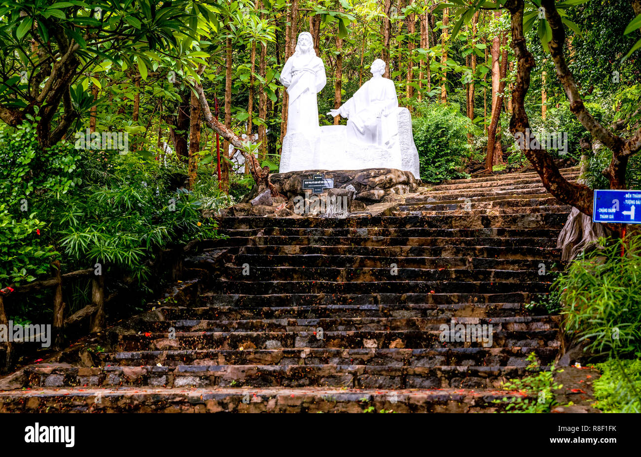 Stationen des kreuzes vietnam -Fotos und -Bildmaterial in hoher Auflösung – Alamy
