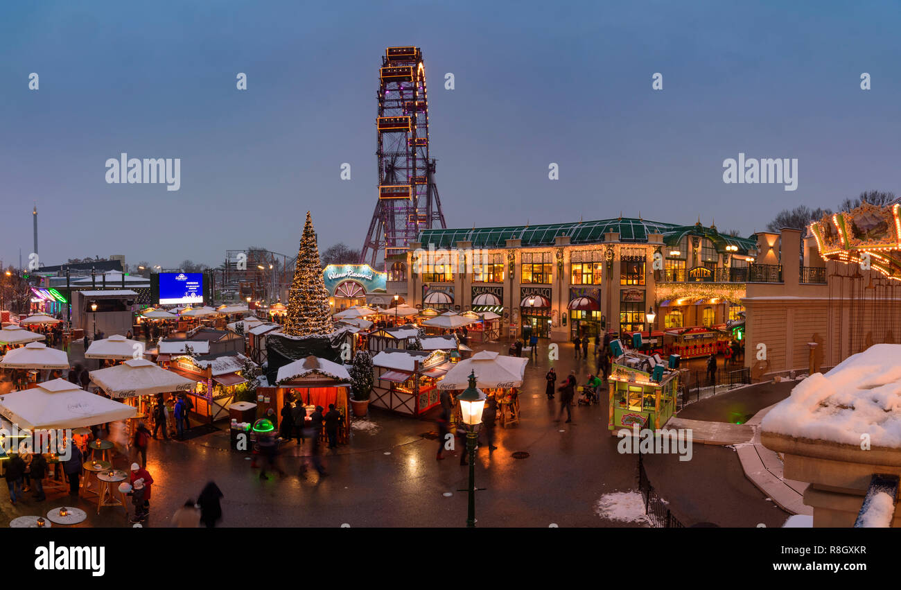 Wien, Wien: Riesenrad (Riesenrad Riesenrad) im Prater, Wintermarkt ...