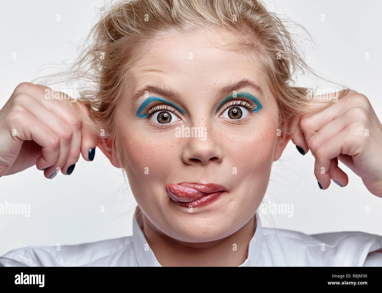 Zeigt sich prall -Fotos und -Bildmaterial in hoher Auflösung – Alamy