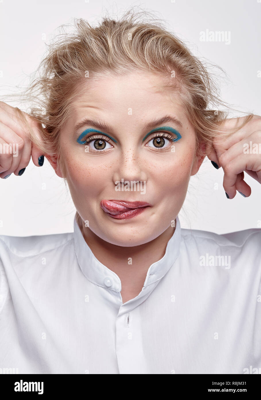 Zeigt sich prall -Fotos und -Bildmaterial in hoher Auflösung – Alamy