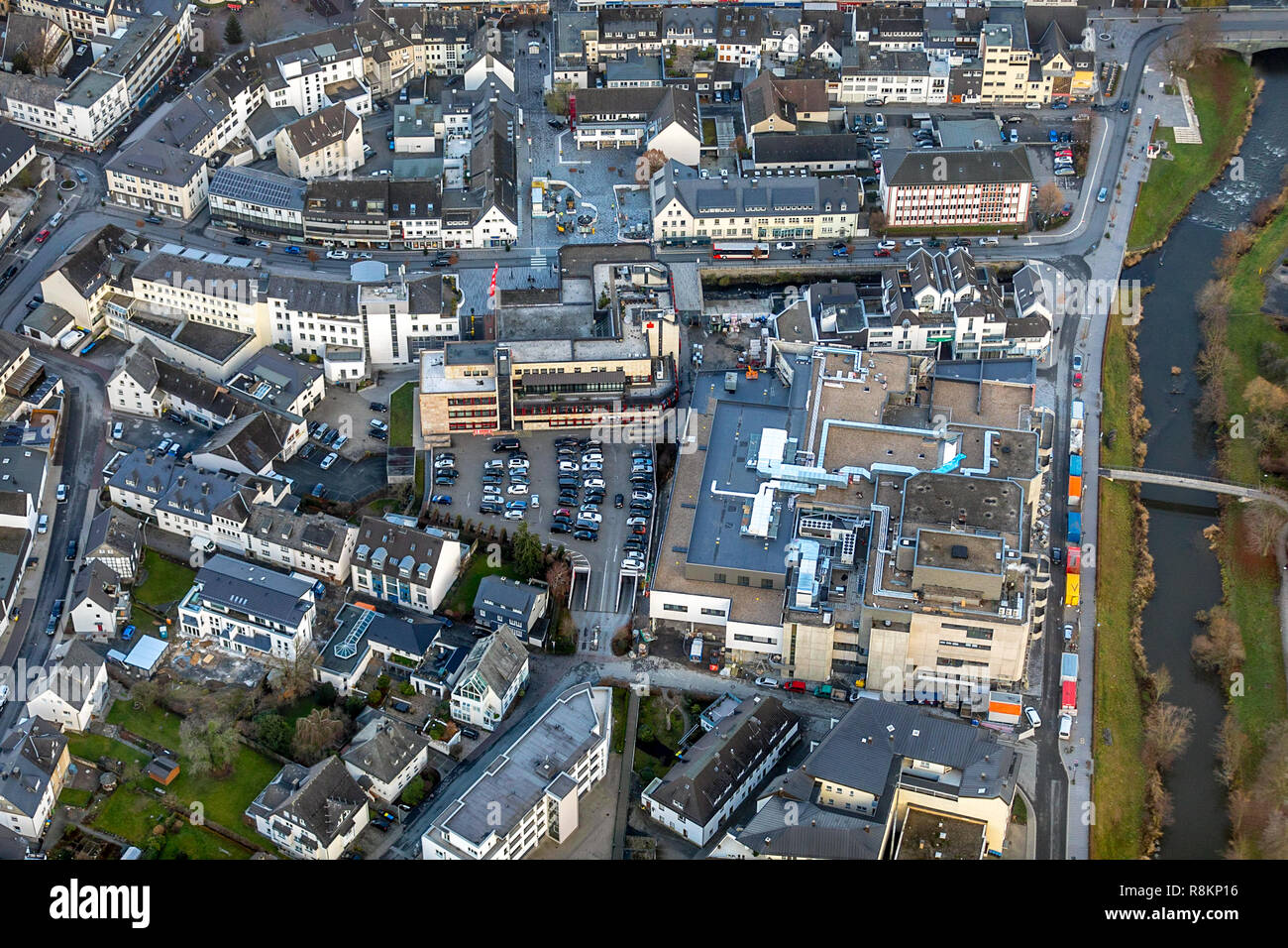 Luftaufnahme, Luftbild, Meschede, Henne-Ruhr Markt, früher Hertie ...