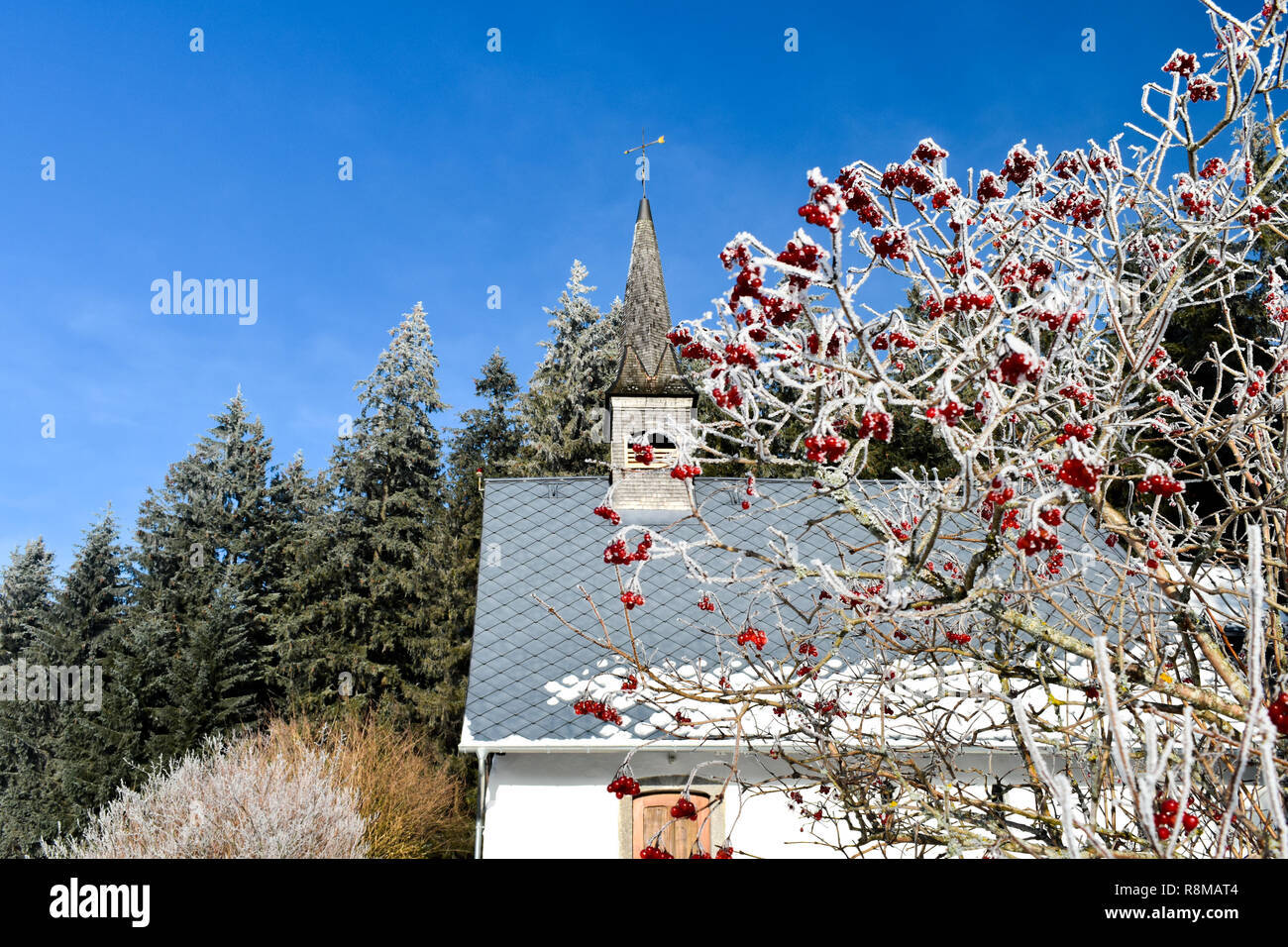 Chapel black forest winter -Fotos und -Bildmaterial in hoher Auflösung ...