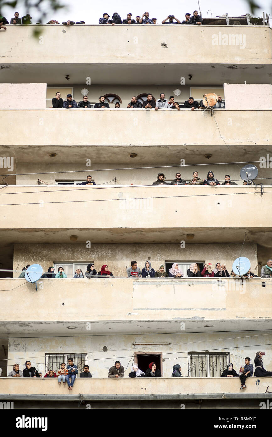 Gaza, Gaza, Palästina. 16 Dez, 2018. Tausende von Palästinensern in ...