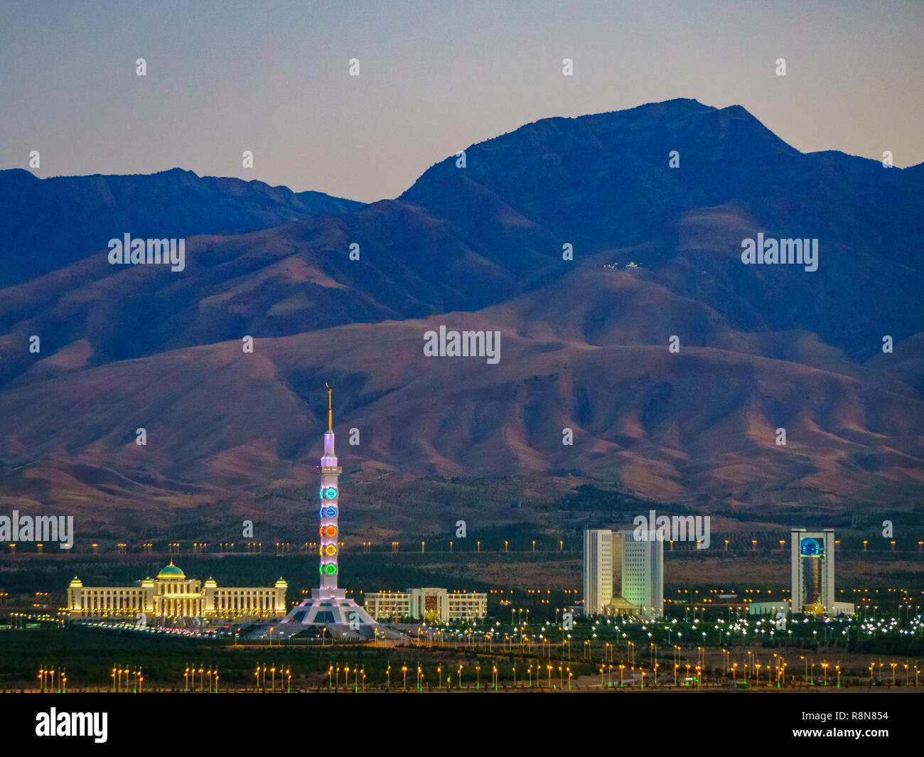 Ashgabat turkmenistan people -Fotos und -Bildmaterial in hoher ...