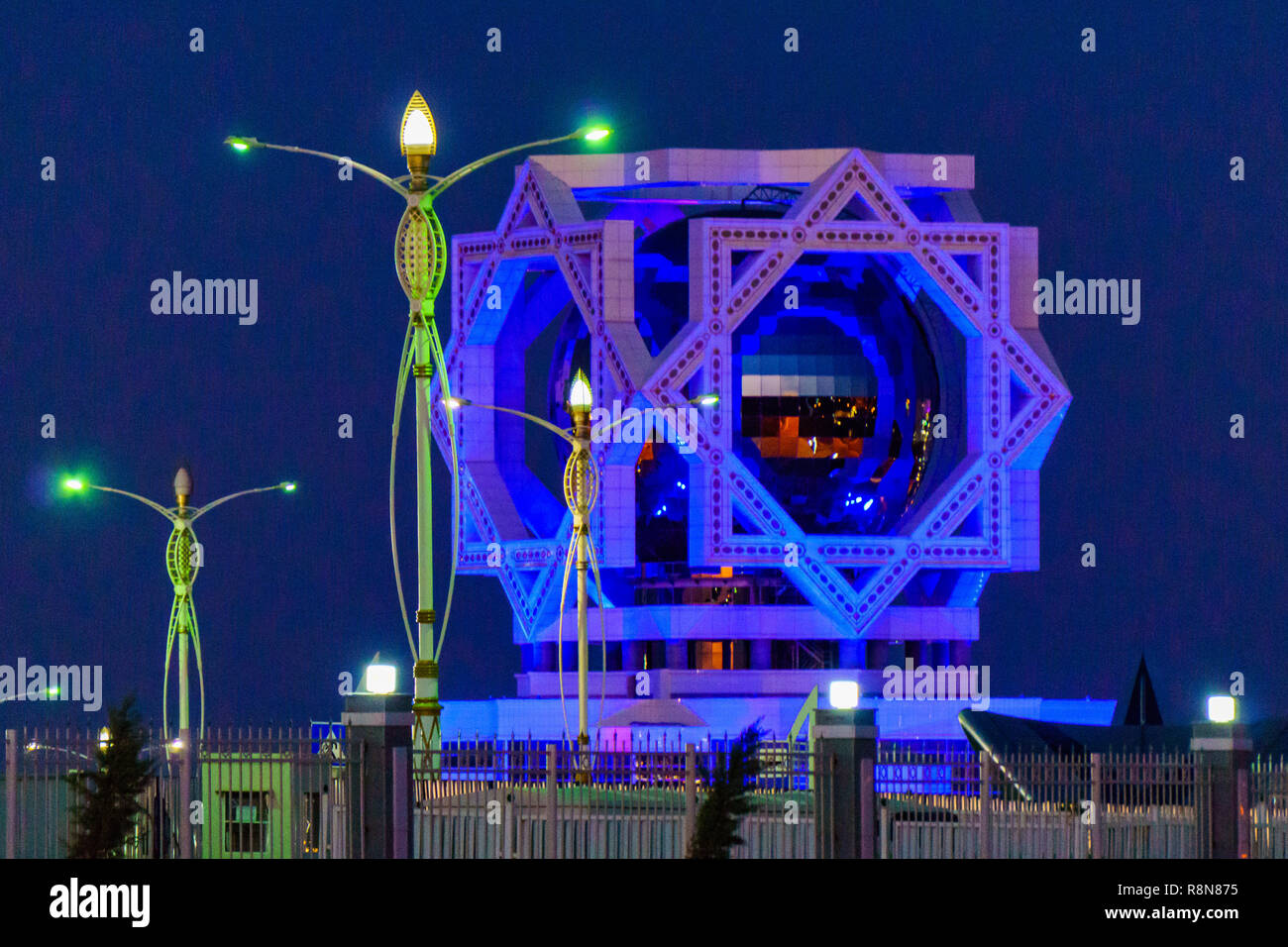 Ashgabat turkmenistan people -Fotos und -Bildmaterial in hoher ...
