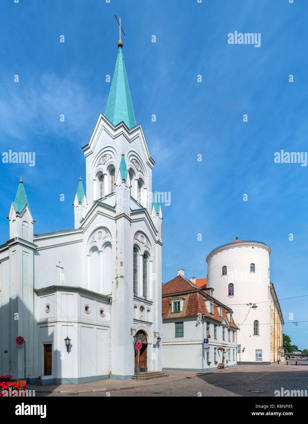 Der Schmerzhaften Muttergottes Kirche und Rigaer Schloss (Rīgas Pils ...