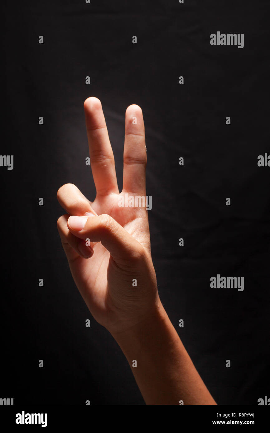 Middle finger man -Fotos und -Bildmaterial in hoher Auflösung – Alamy