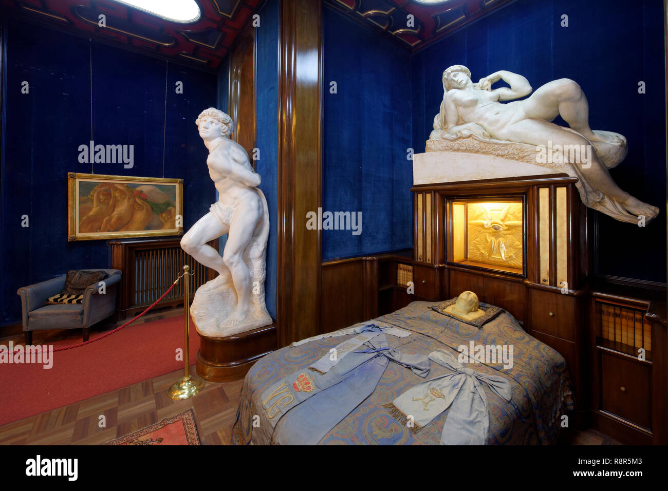 Statue lake garda -Fotos und -Bildmaterial in hoher Auflösung - Seite 2 - Alamy