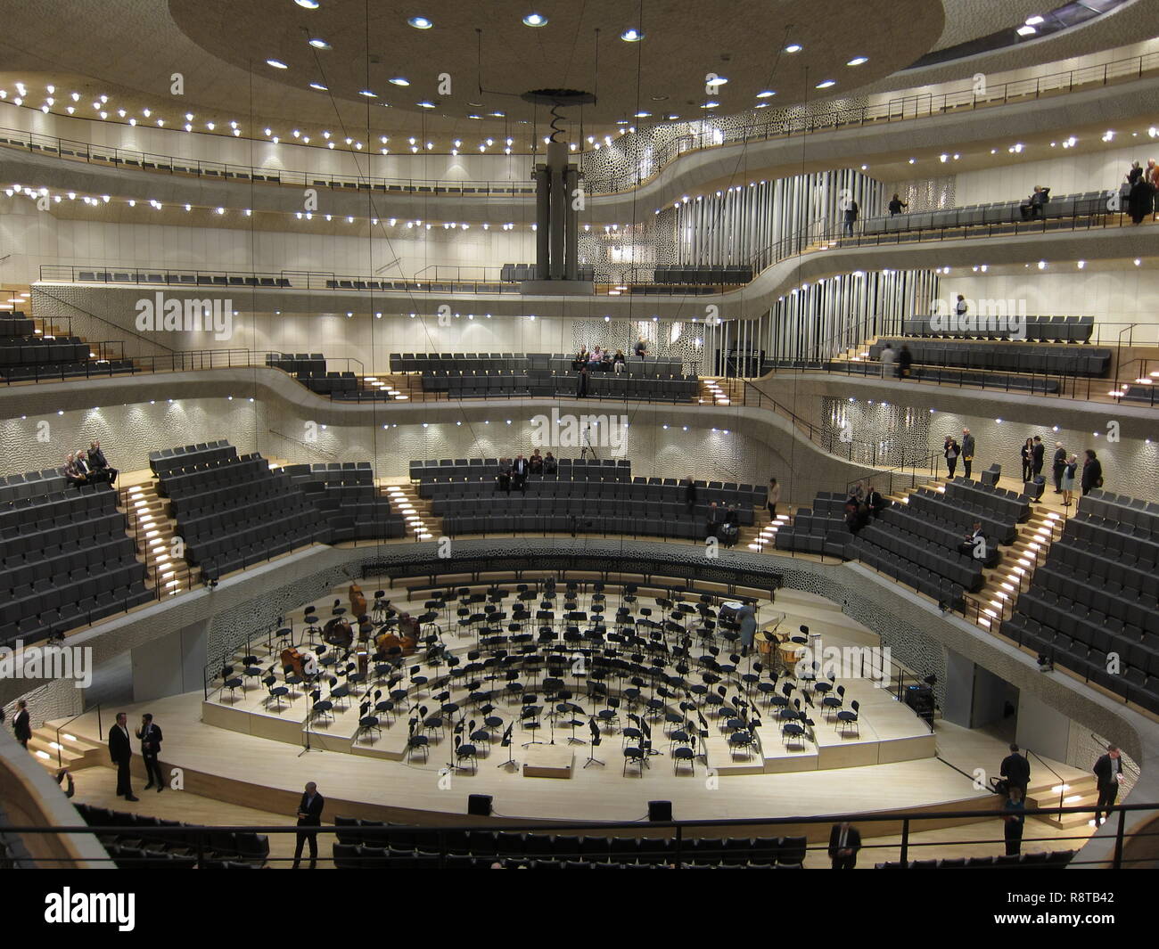 Elbphilharmonie Großen Saal Eröffnung Stockfotografie - Alamy