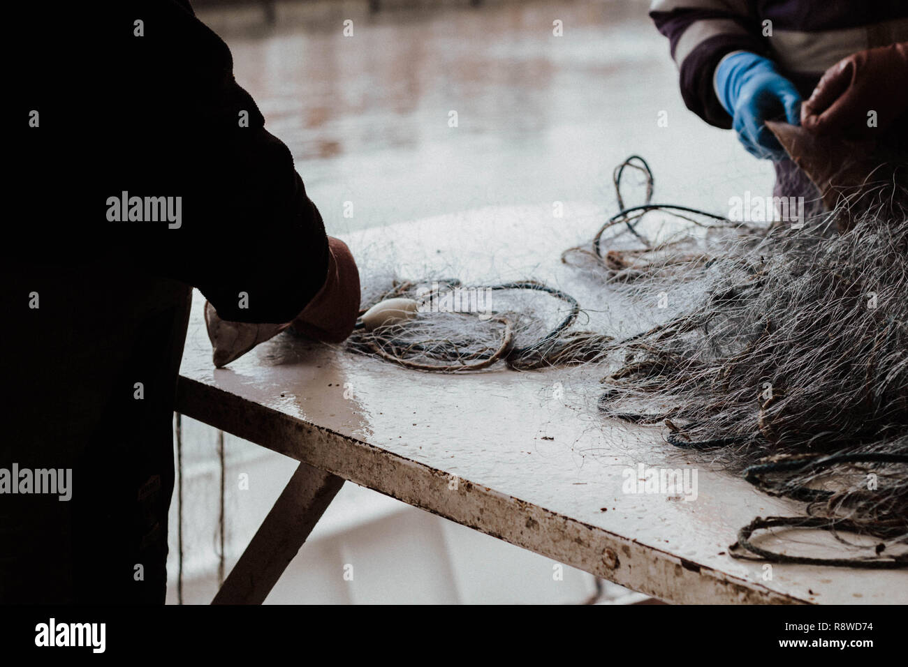 Fischer ziehen netze -Fotos und -Bildmaterial in hoher Auflösung – Alamy