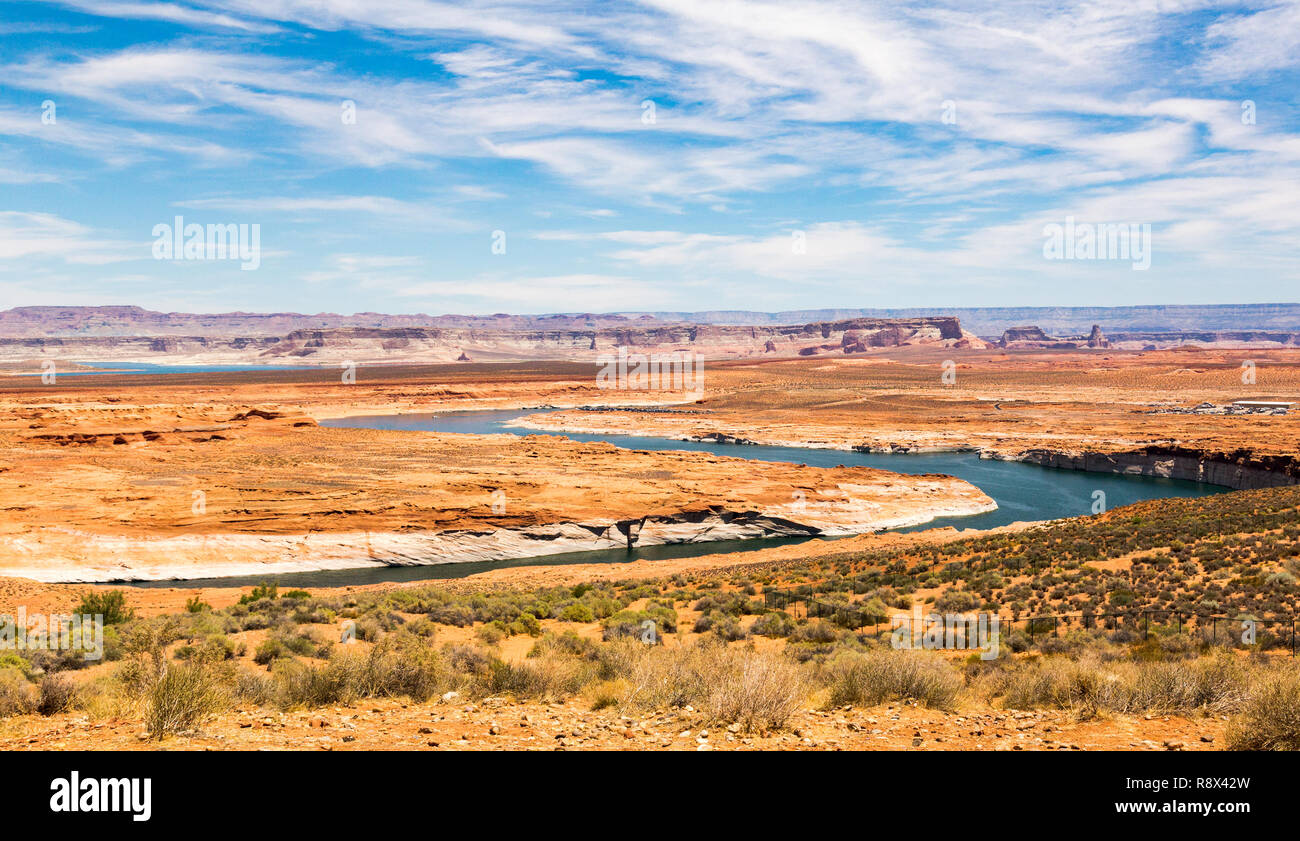Lake Powell Landschaft mit Colorado River Lake Powell ist ein Stausee ...