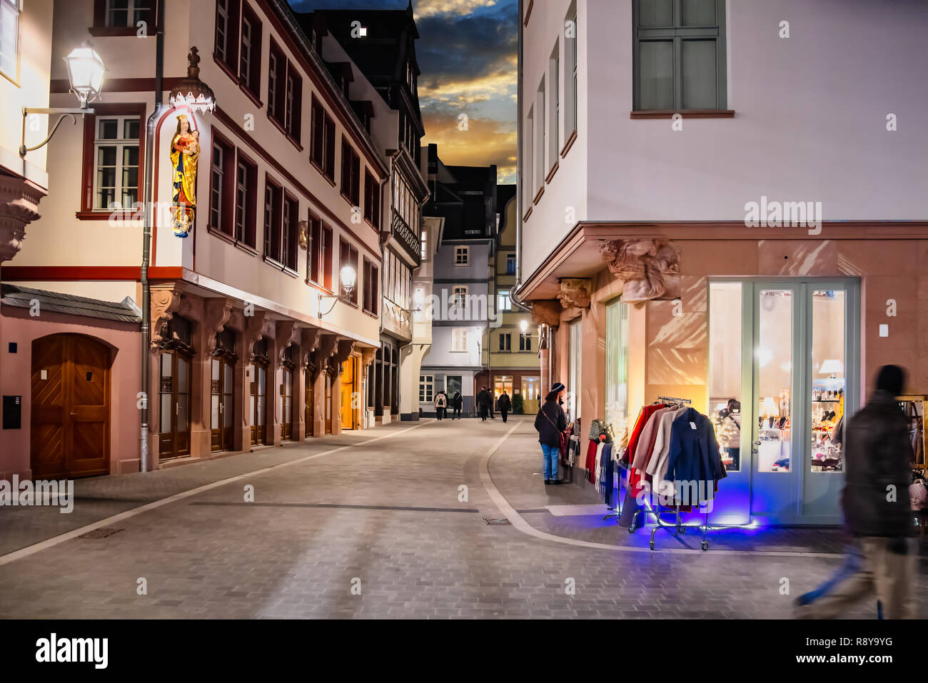 Neue altstadt von frankfurt -Fotos und -Bildmaterial in hoher Auflösung ...