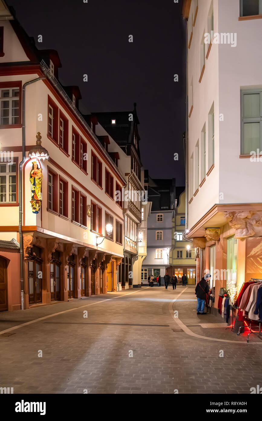 Neue altstadt von frankfurt -Fotos und -Bildmaterial in hoher Auflösung ...