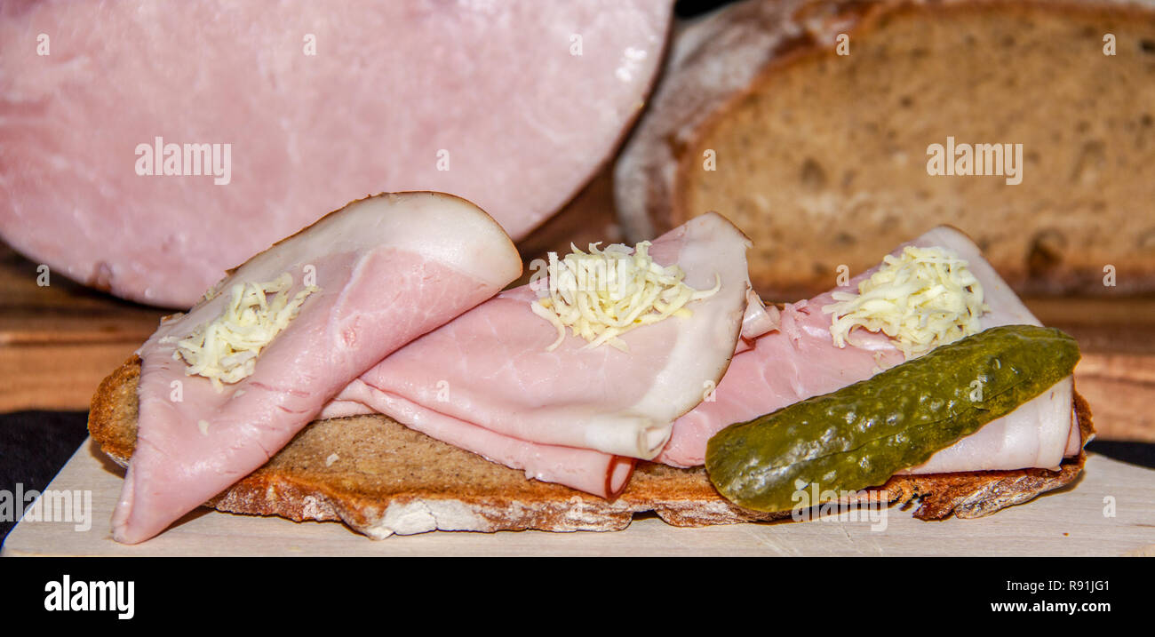 Snack aus brot -Fotos und -Bildmaterial in hoher Auflösung – Alamy