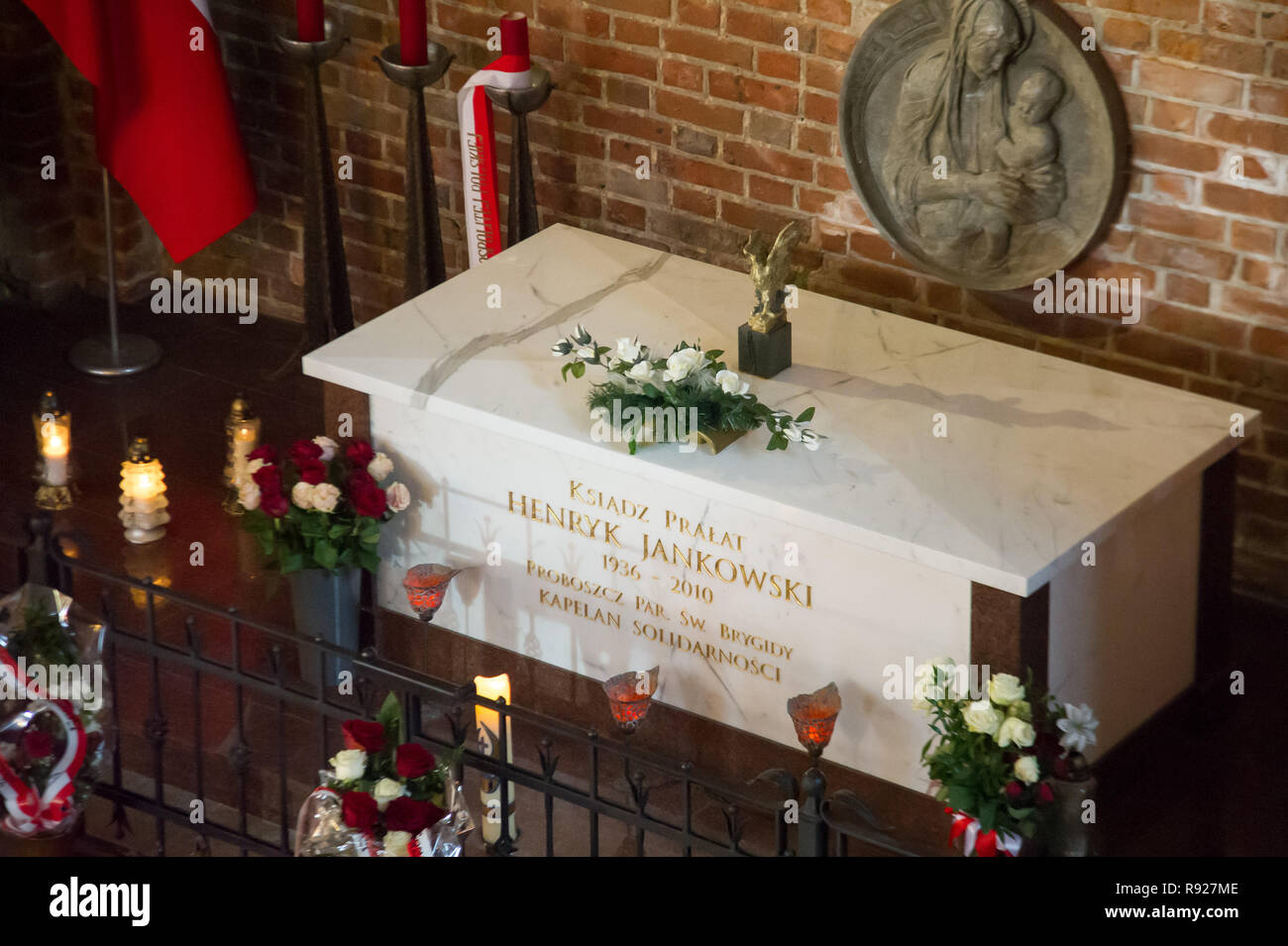 Grab von Pater Henryk Jankowski in kosciol Sw. Brygidy (St. Bridget's ...