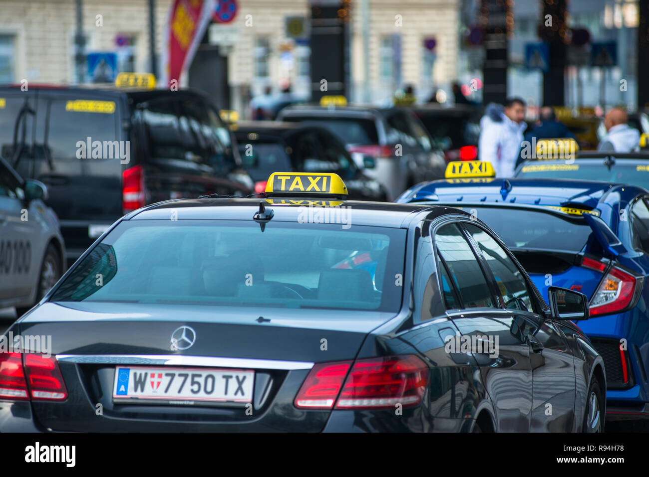 Cab Taxi Mercedes Benz Stockfotos und -bilder Kaufen - Alamy