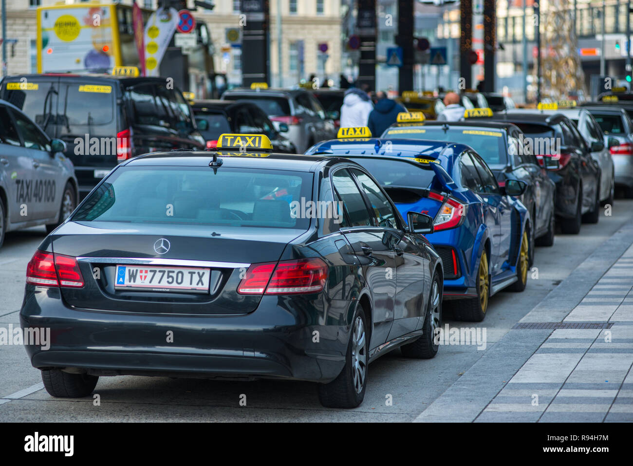 Cab Taxi Mercedes Benz Stockfotos und -bilder Kaufen - Alamy