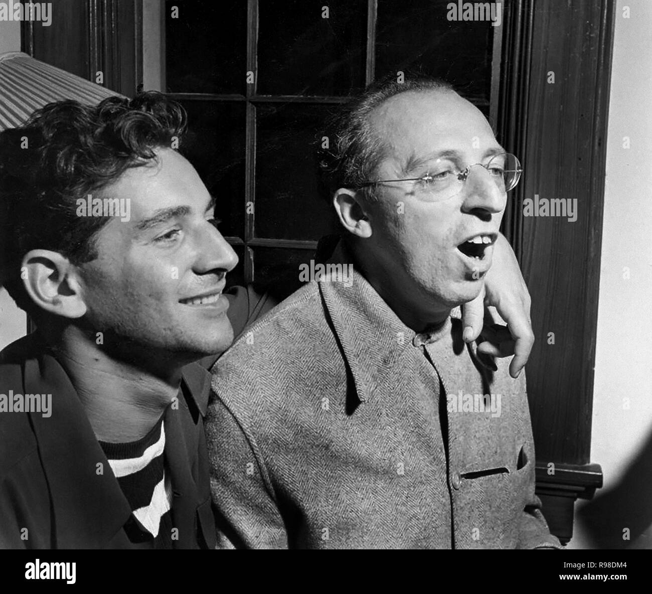 1940er leonard bernstein -Fotos und -Bildmaterial in hoher Auflösung ...