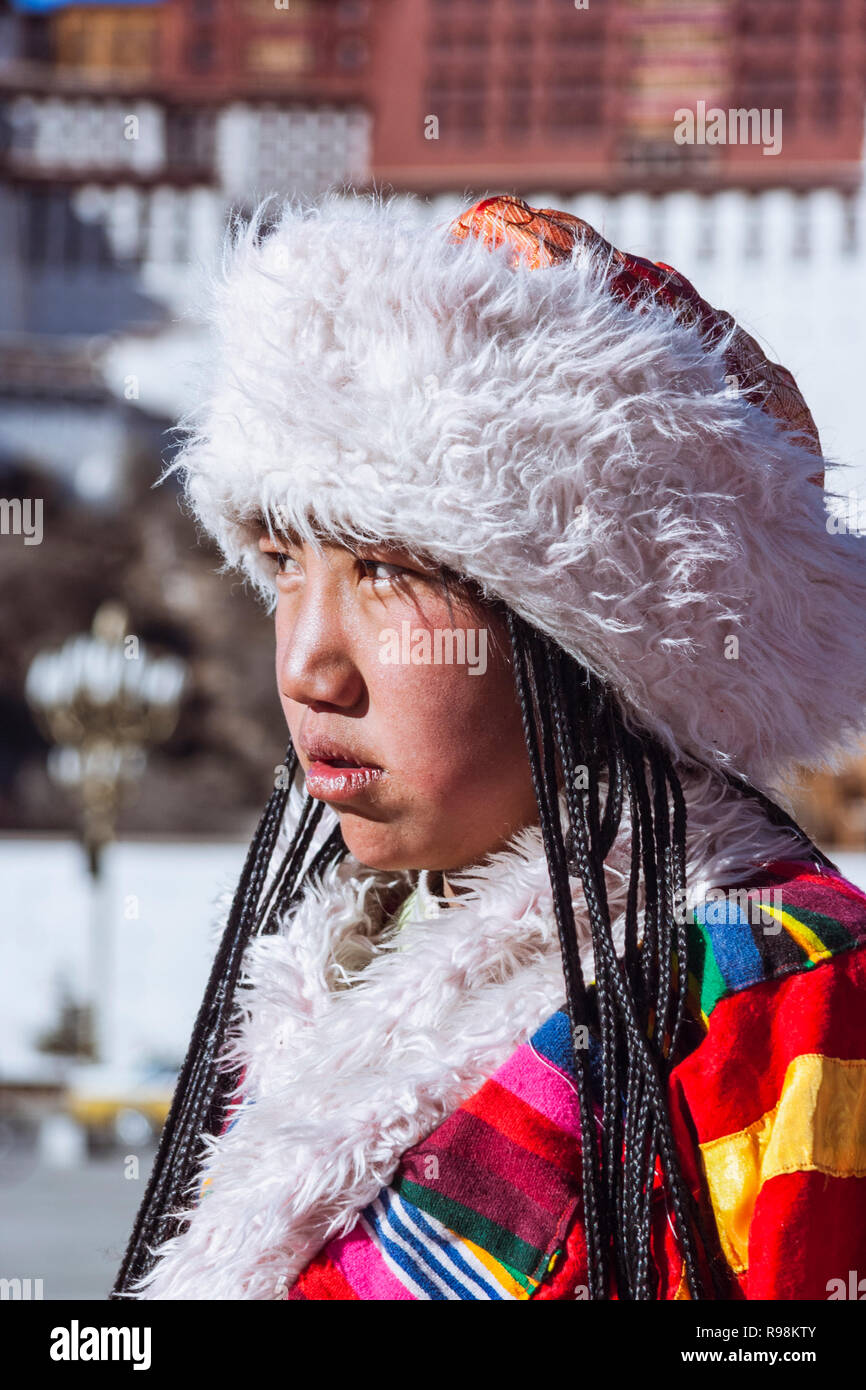 Portrait girl lhasa tibet china -Fotos und -Bildmaterial in hoher ...