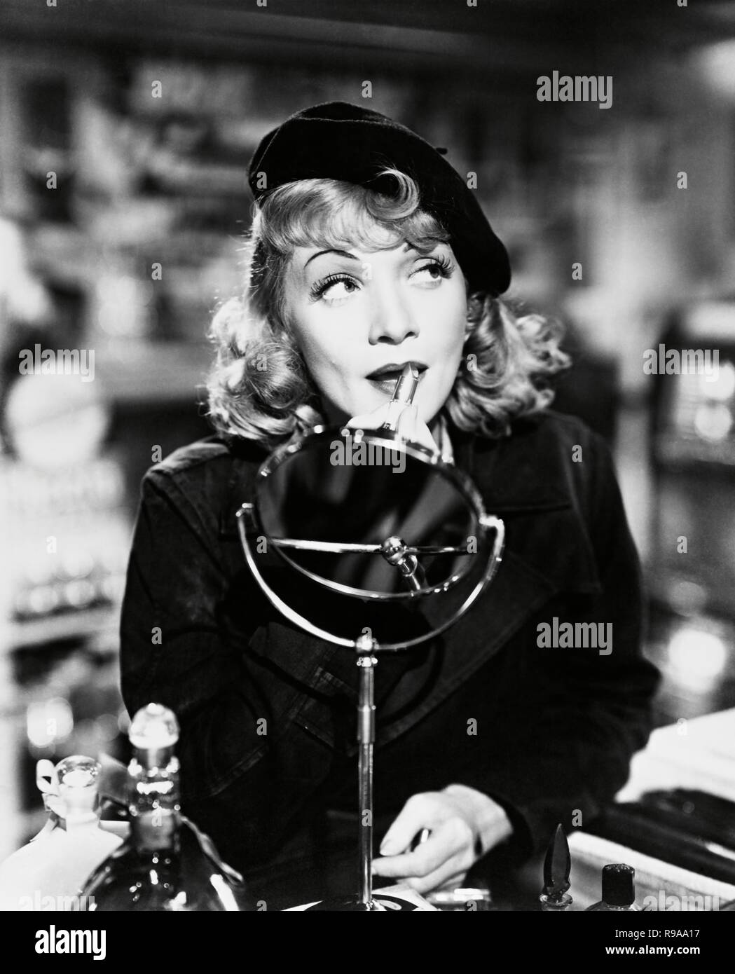 Manpower marlene dietrich -Fotos und -Bildmaterial in hoher Auflösung – Alamy