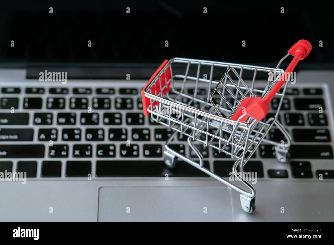 Online konzept kaufen -Fotos und -Bildmaterial in hoher Auflösung – Alamy