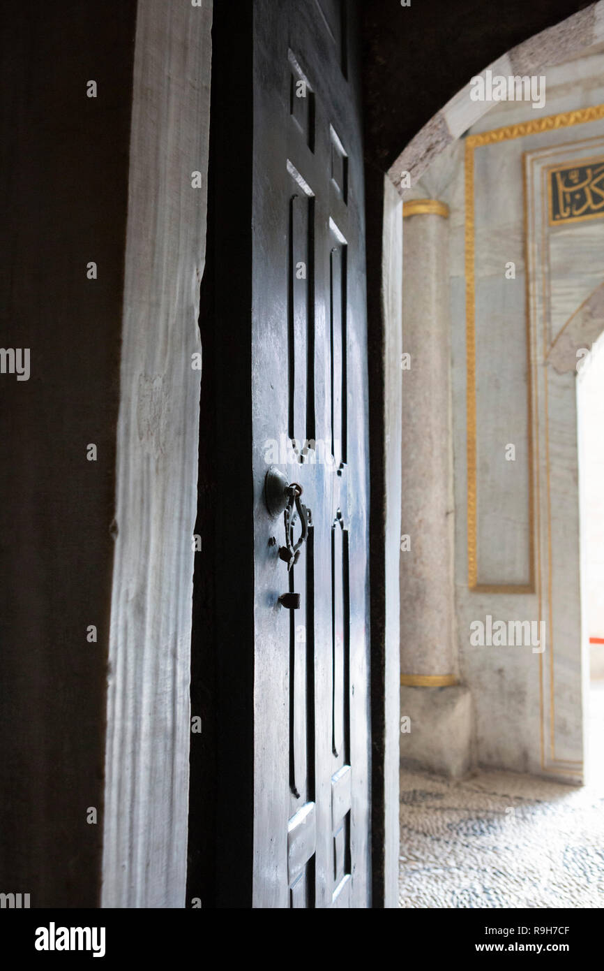 Tarihi kapi -Fotos und -Bildmaterial in hoher Auflösung – Alamy