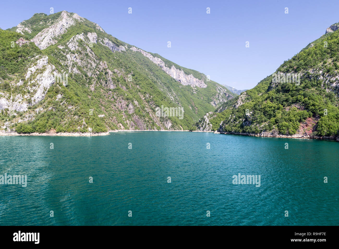 Koman see -Fotos und -Bildmaterial in hoher Auflösung – Alamy