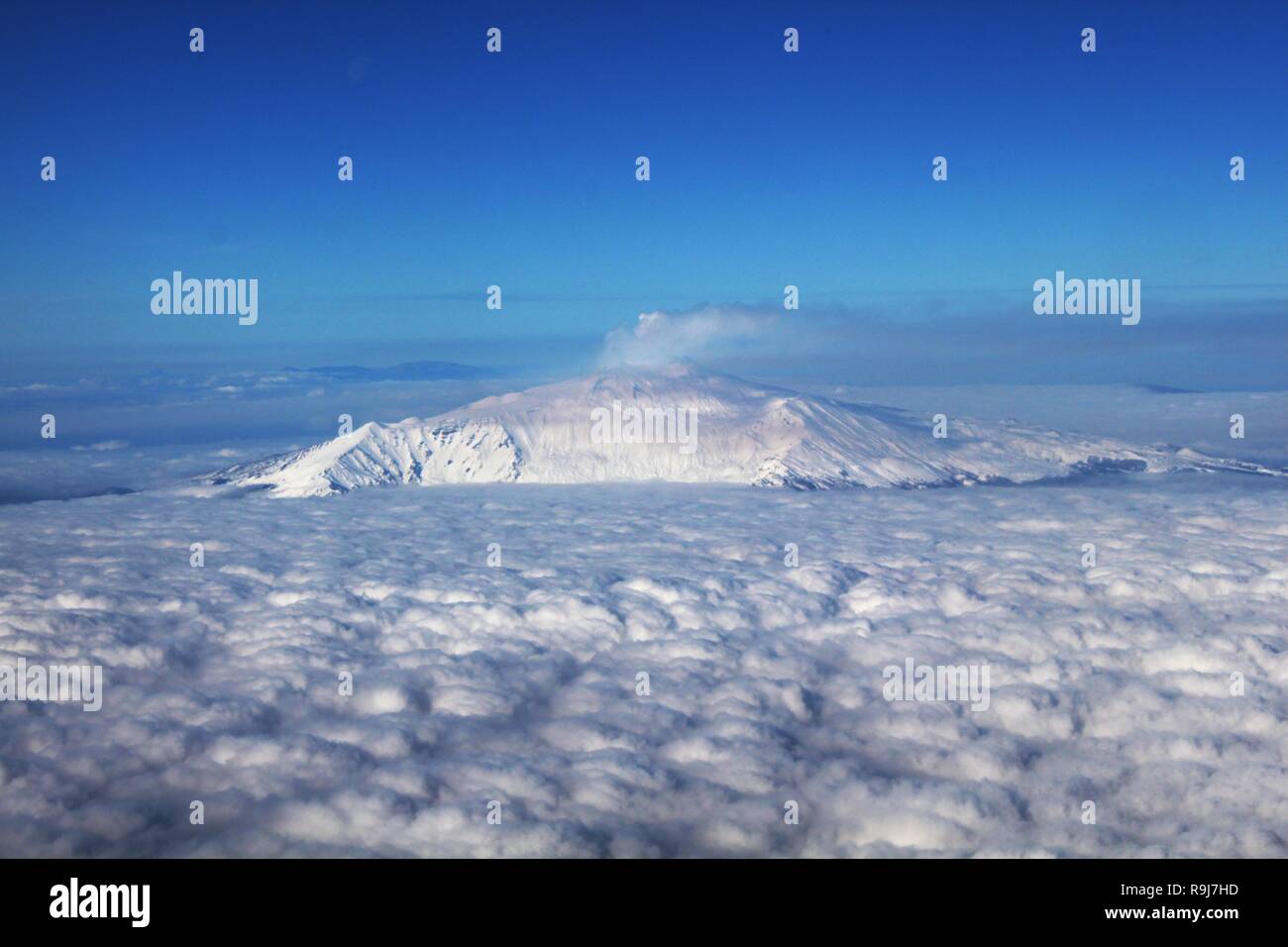 Vulkan ätna von oben -Fotos und -Bildmaterial in hoher Auflösung – Alamy